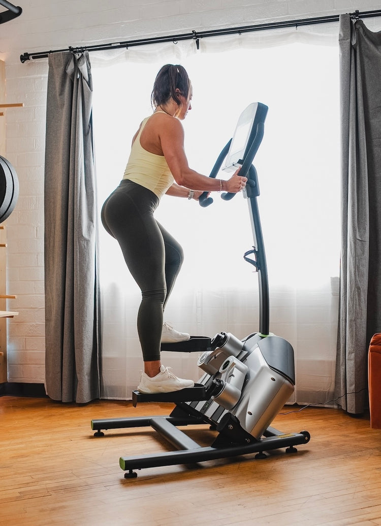 Helix® Lateral Elliptical l Train in 3 Planes of Motion – Helix Fitness